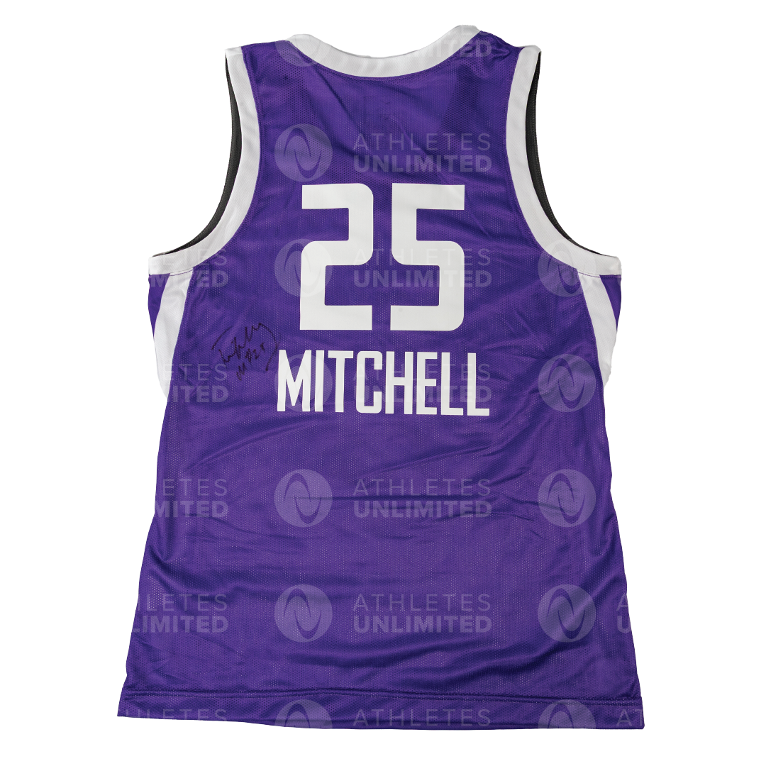 Signature Collection – Athletes Unlimited